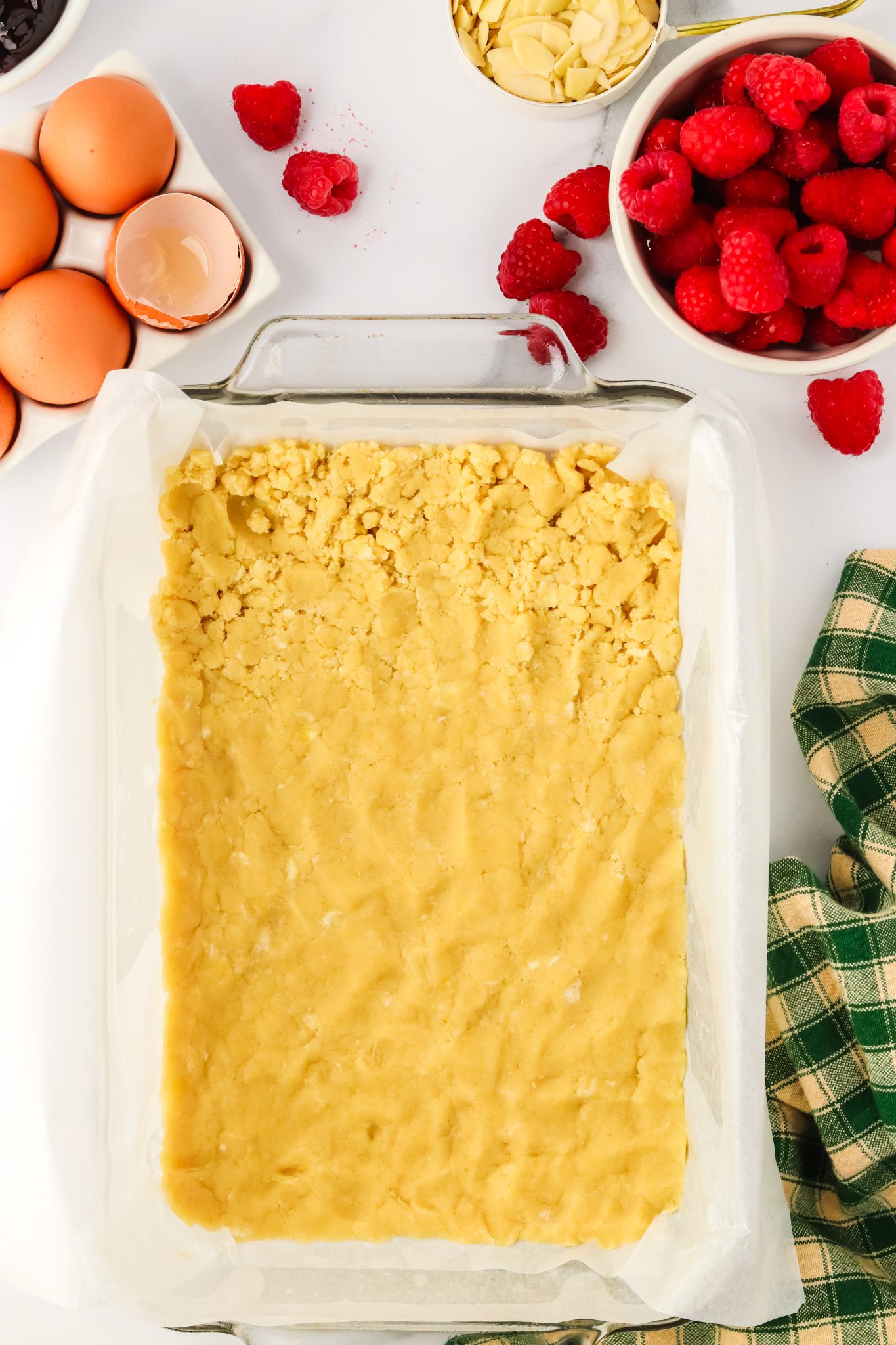 Easy Raspberry Bars Recipe (with Crumble Topping) - Hostess At Heart