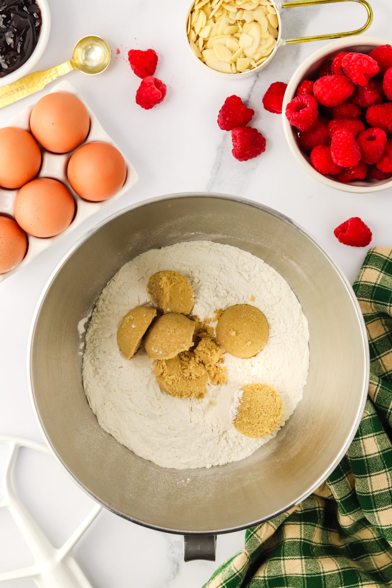 Easy Raspberry Bars Recipe (with Crumble Topping) - Hostess At Heart