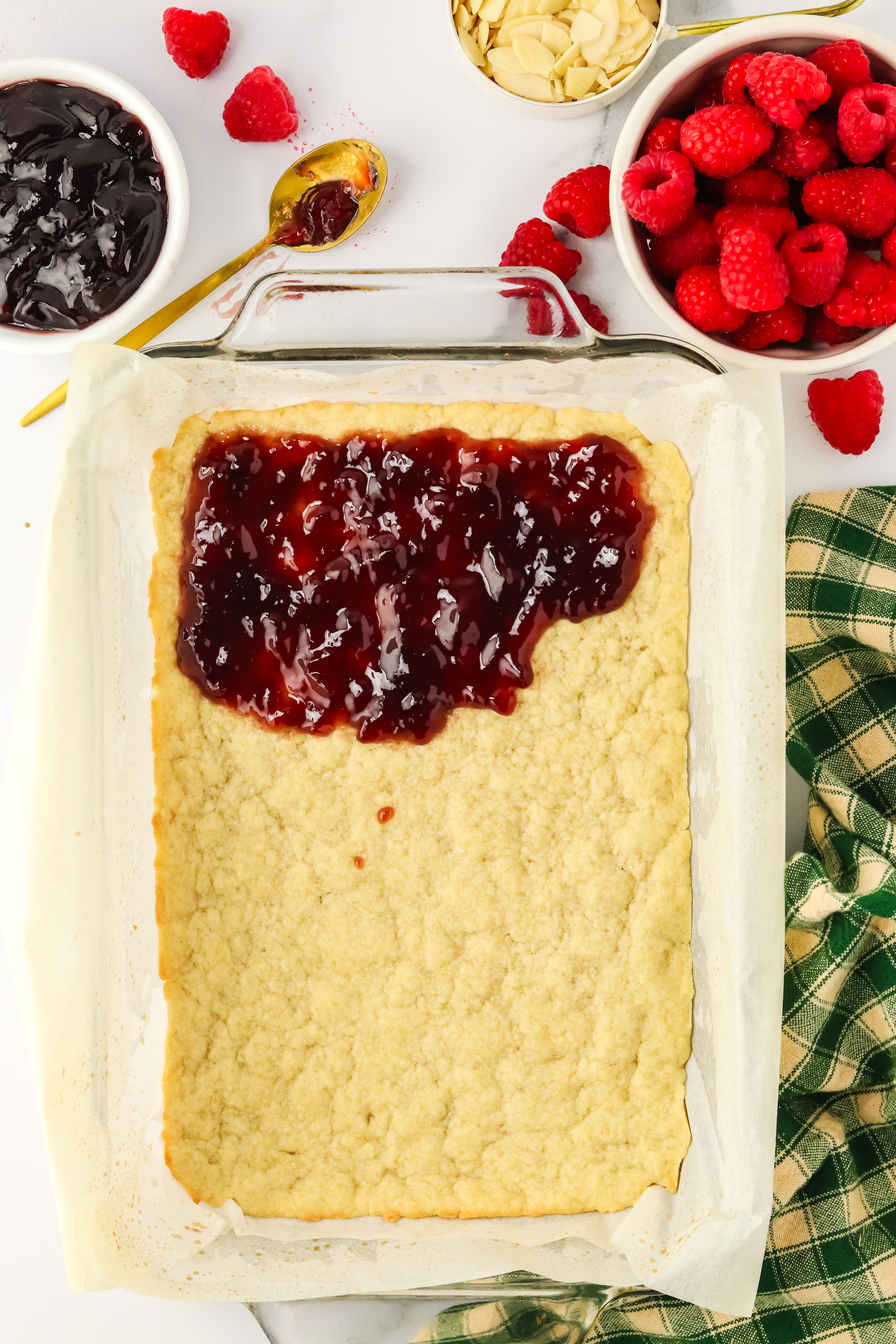 Easy Raspberry Bars Recipe (with Crumble Topping) - Hostess At Heart