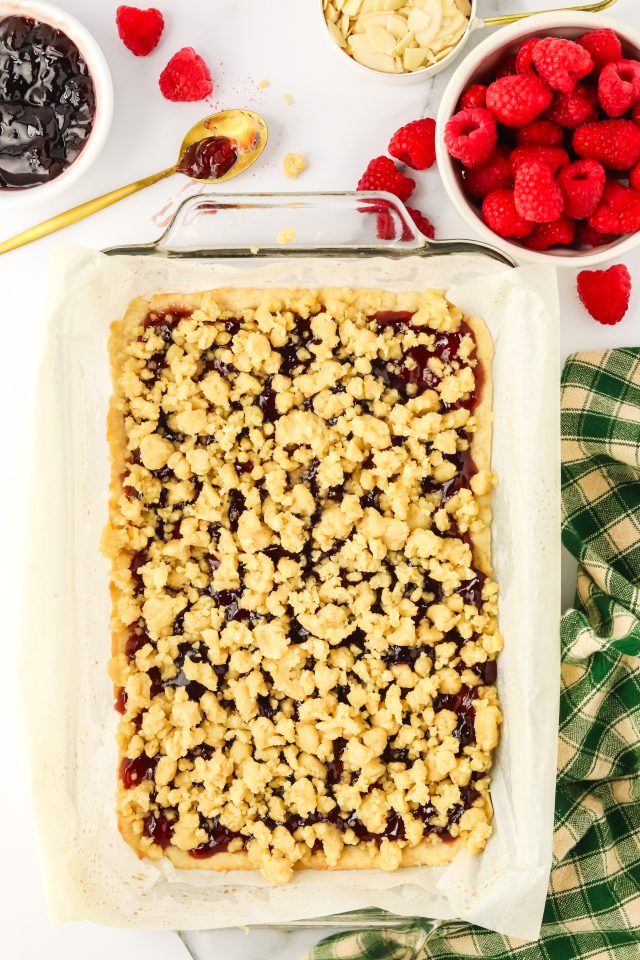 Easy Raspberry Bars Recipe (with Crumble Topping) - Hostess At Heart