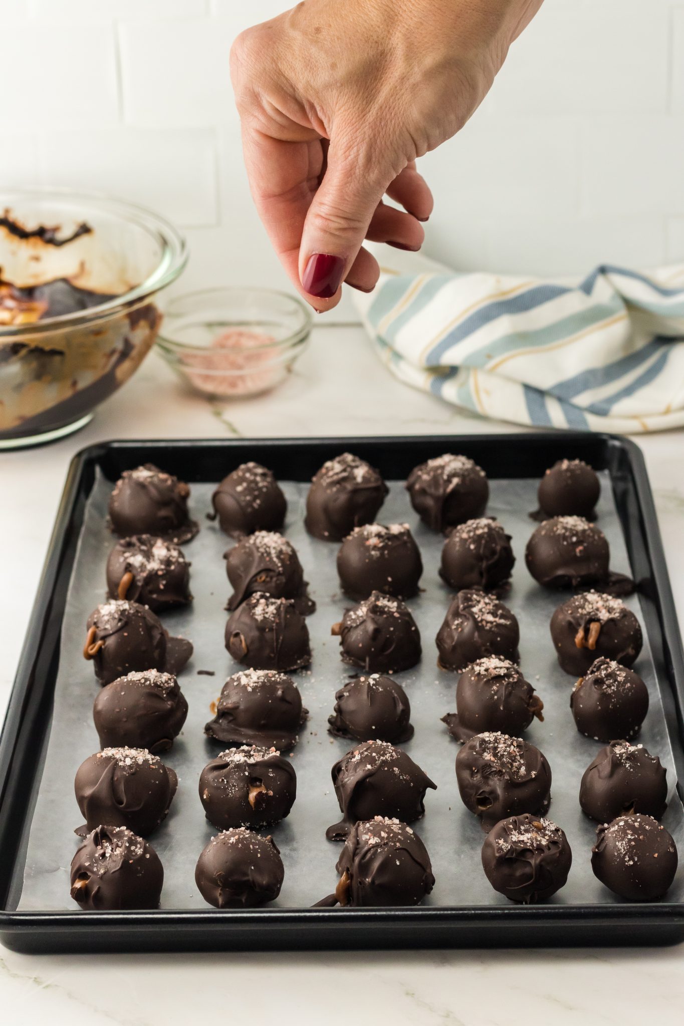 6-Ingredient Salted Caramel Truffles Recipe - Hostess At Heart