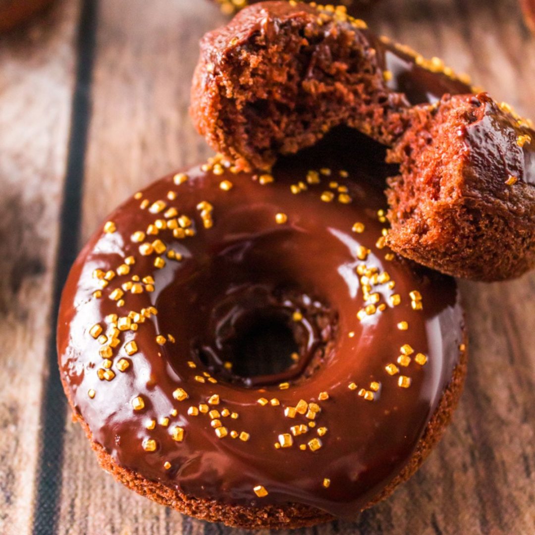 Baked Chocolate Baked Donut Recipe - Hostess At Heart