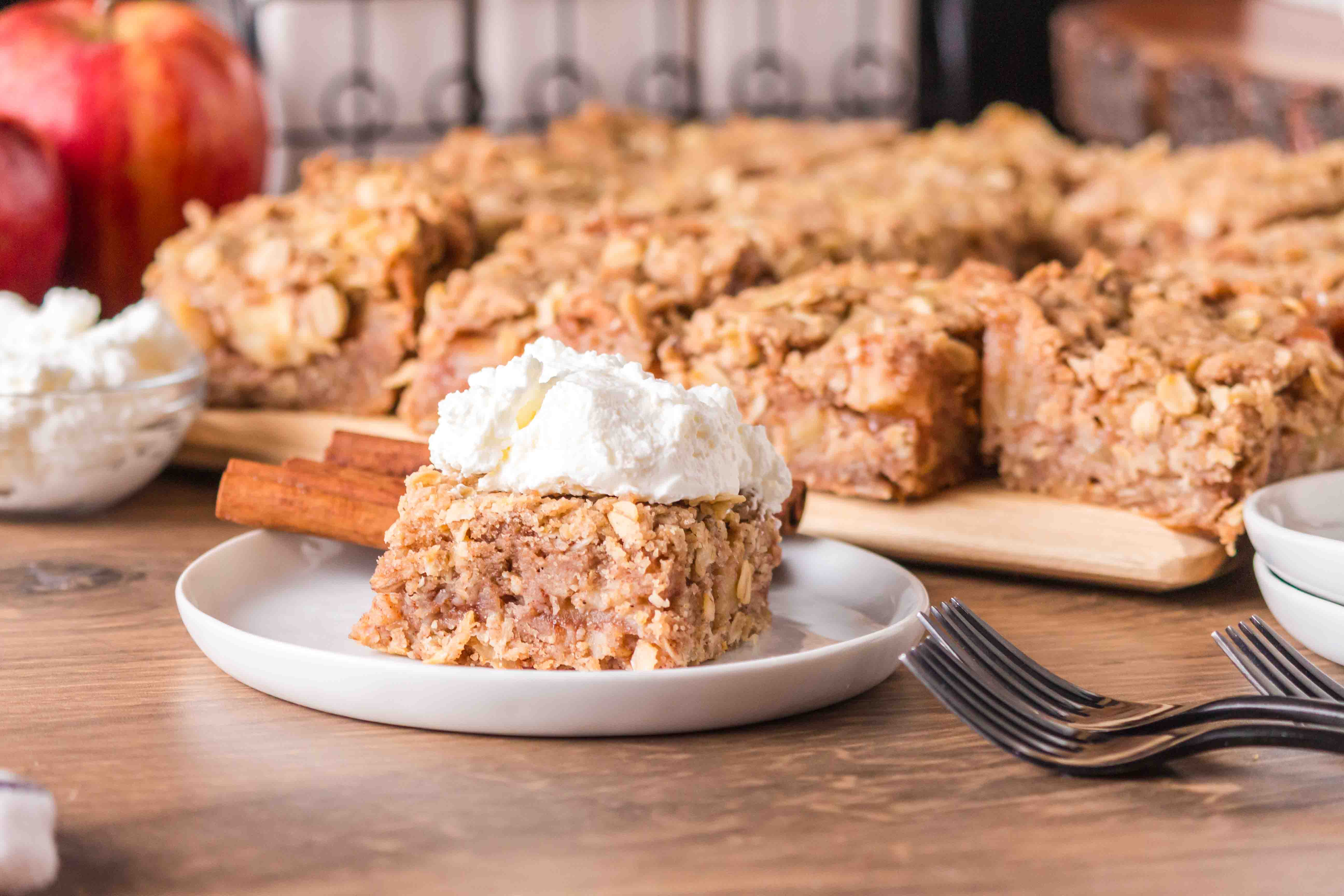 Easy Apple Crumble Bars Recipe - Hostess At Heart