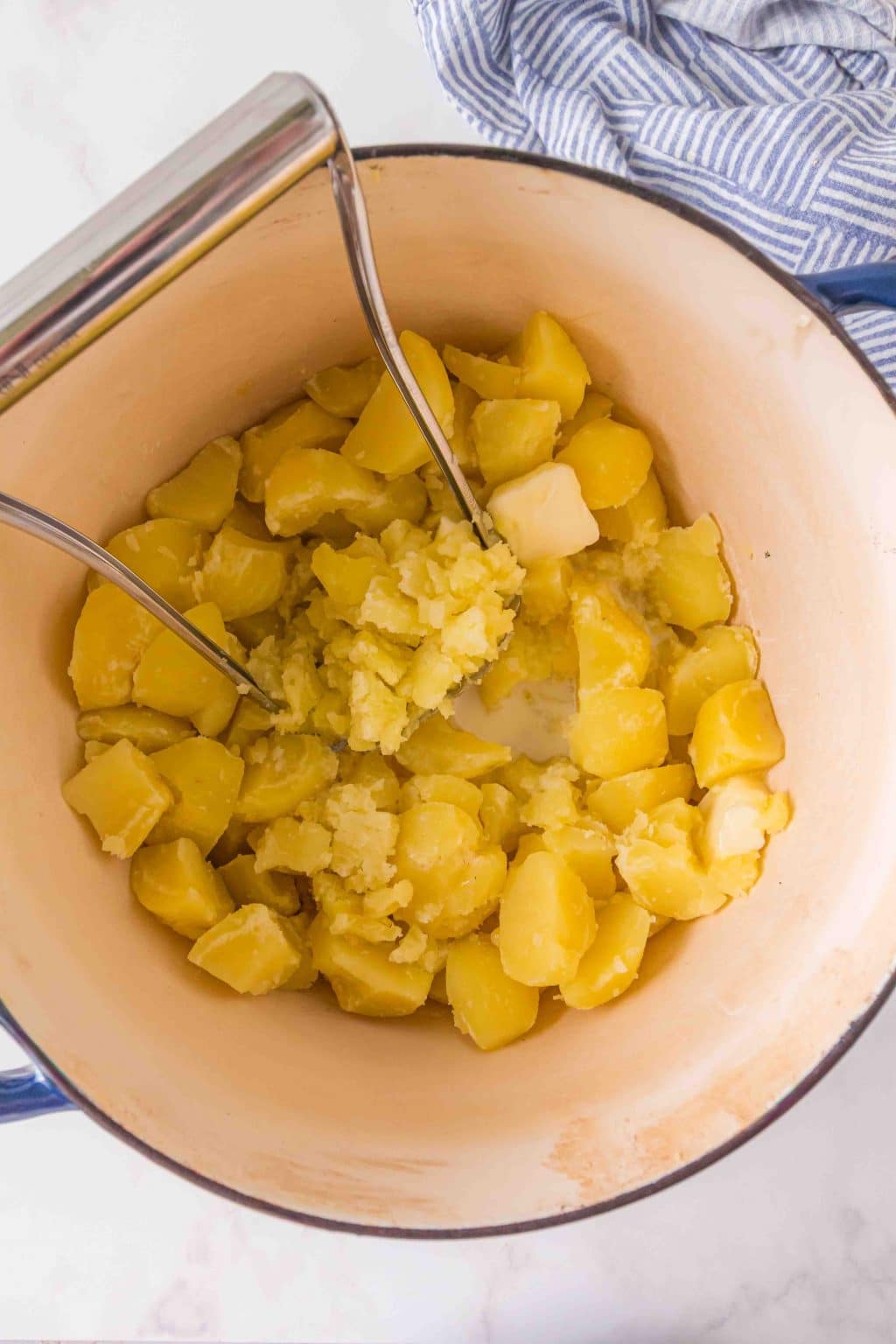 The Best Yukon Gold Mashed Potatoes (Creamy & Simple!) - Hostess At Heart