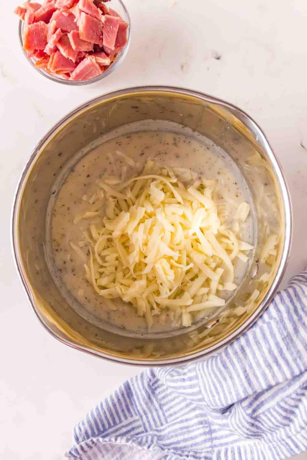 Creamy Scalloped Potatoes with Ham - The Perfect Leftover Ham Recipe ...